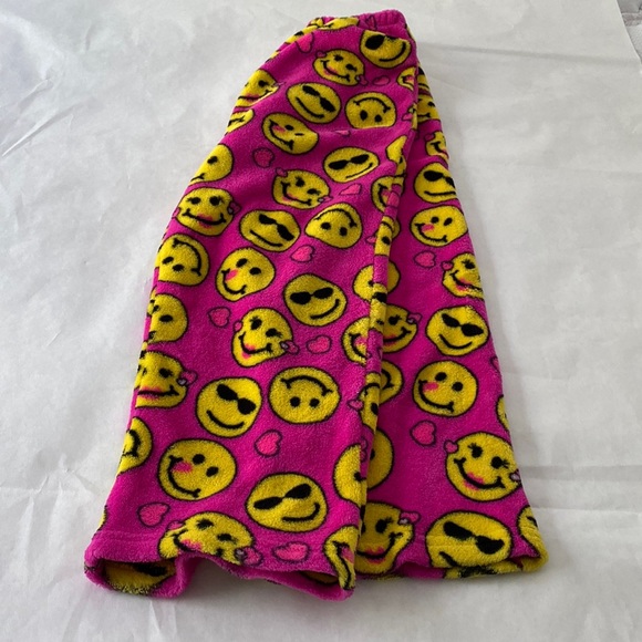 Pajamas | Pink Emoji Girls Fuzzy Pajama Pants Size Xs 56 | Poshmark